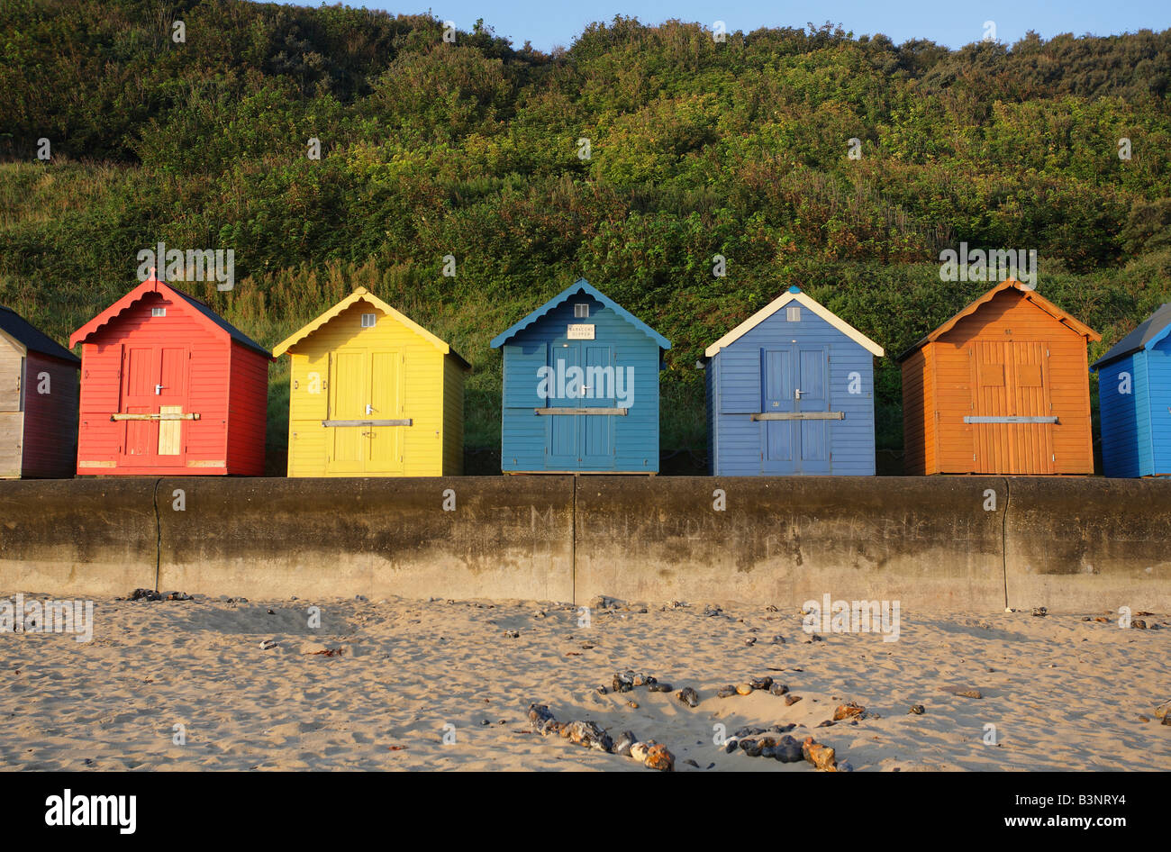 Line of huts hi-res stock photography and images - Alamy