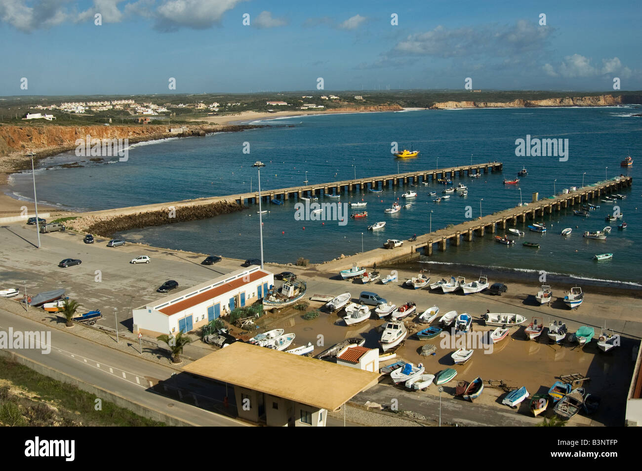 Sagres harbour and fishing boats hi-res stock photography and images ...