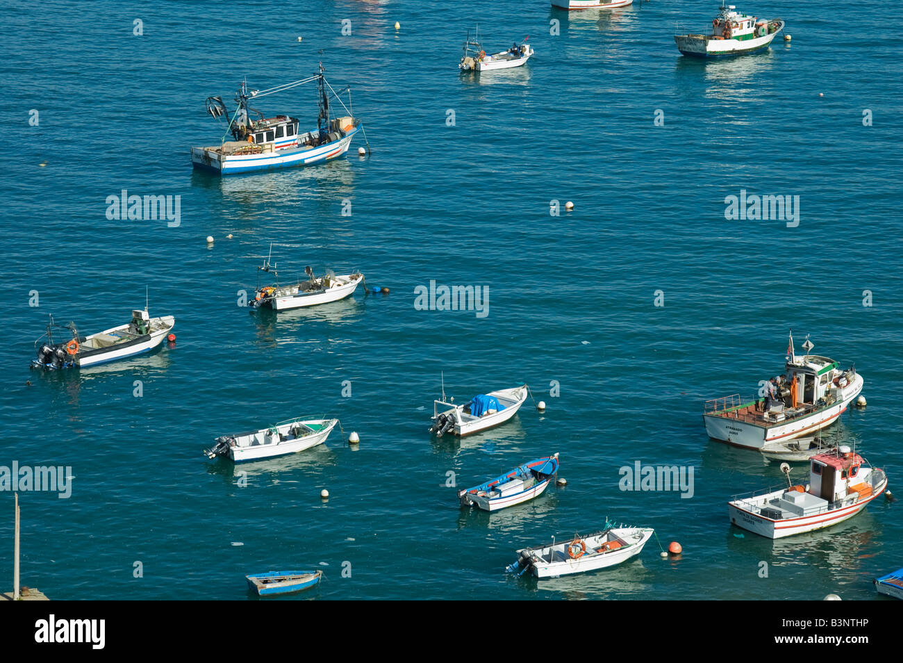 Sagres harbour and fishing boats hi-res stock photography and images ...