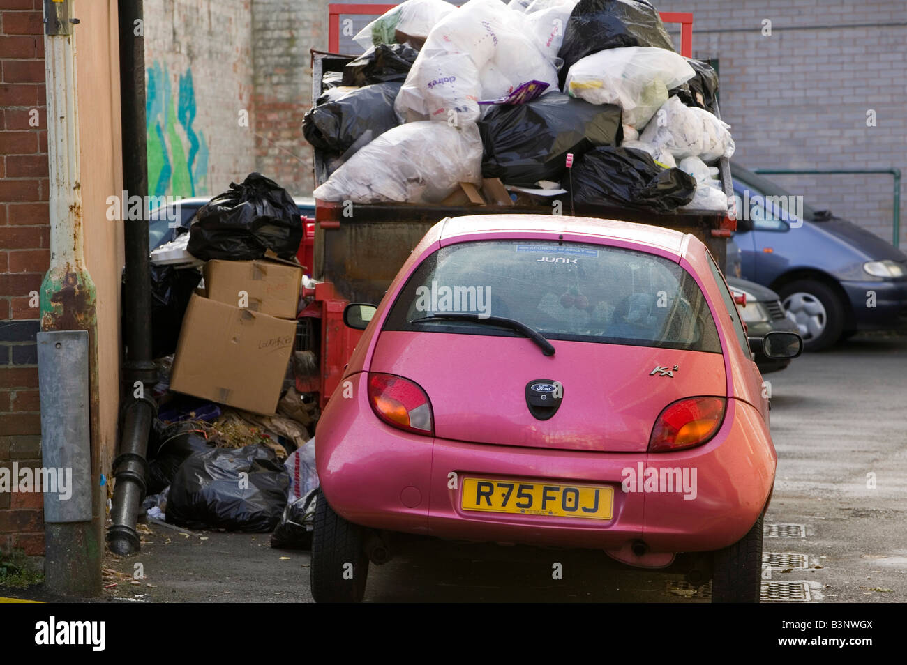 Skip Full Cardboard High Resolution Stock Photography and Images - Alamy