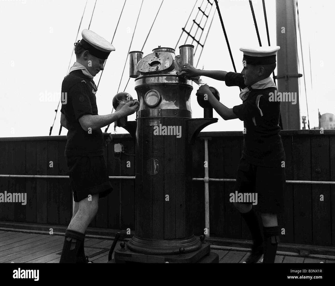August bank Holiday Scenes in London August 1953 Stock Photo - Alamy