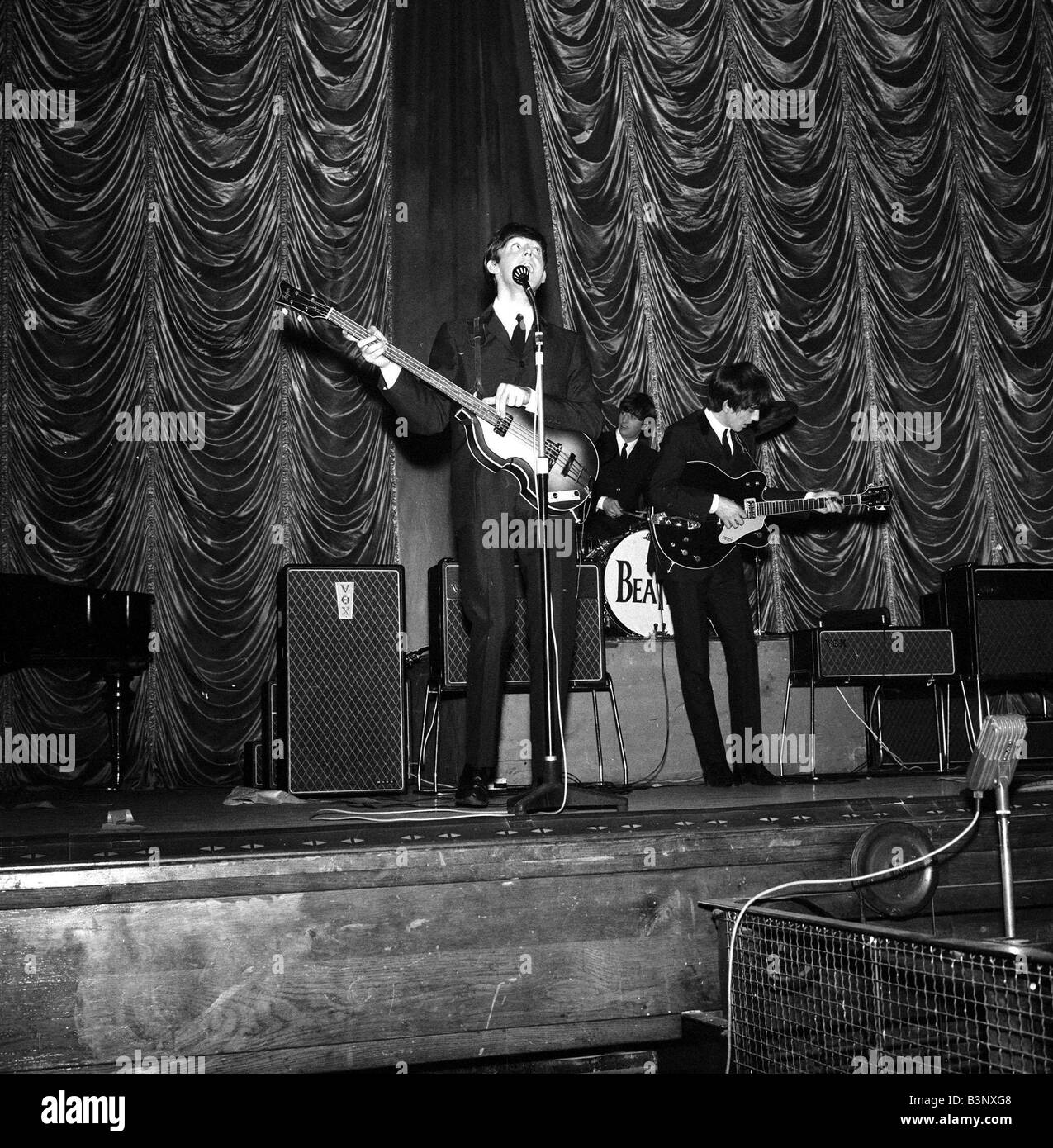 Beatles bass hi-res stock photography and images - Alamy