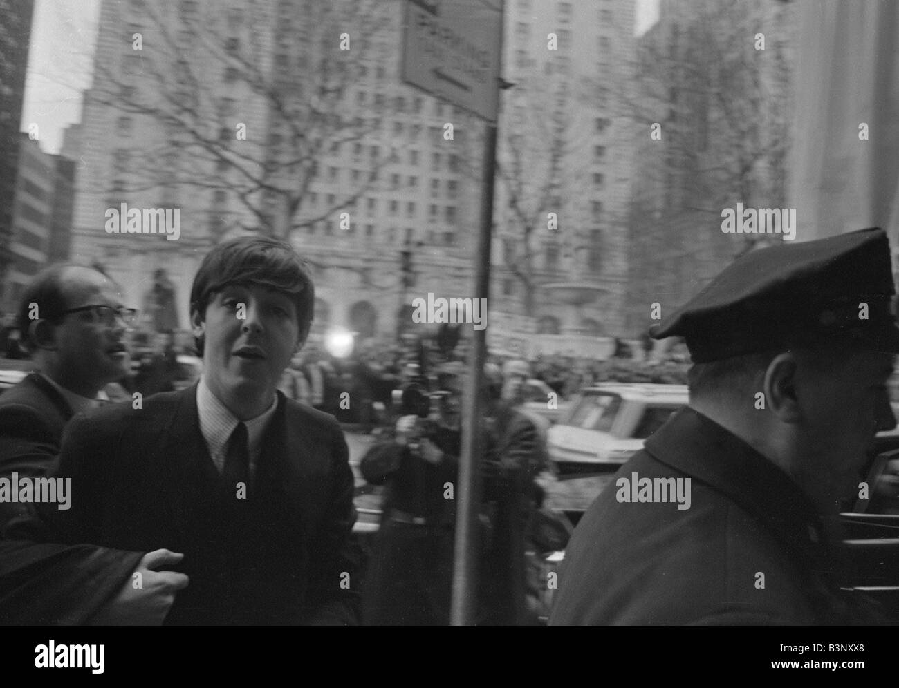 Ed sullivan 1964 the beatles hi-res stock photography and images - Alamy