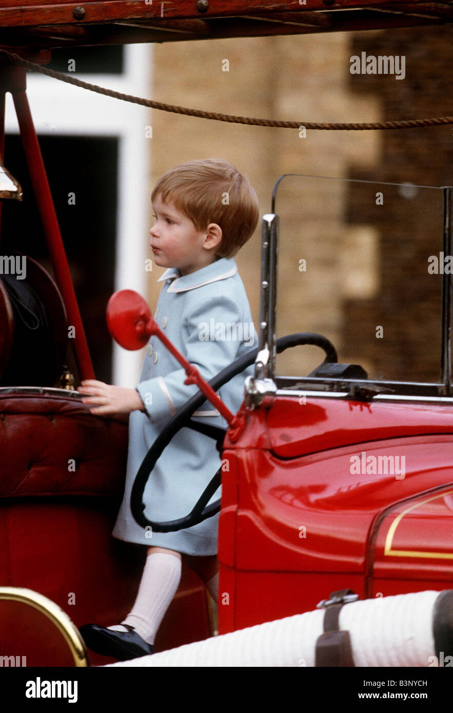 Children Playing Uk 1980s High Resolution Stock Photography and Images ...