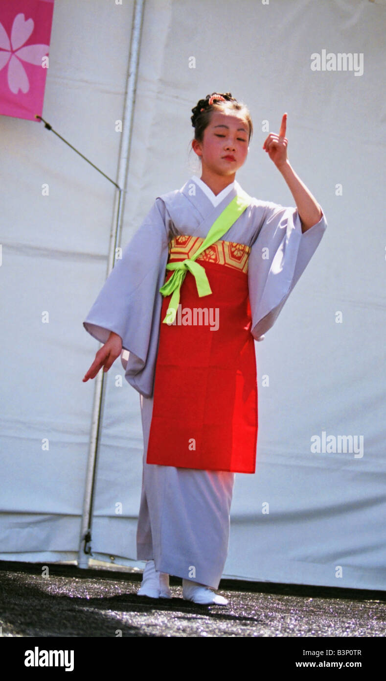 Japanese folk dance hi-res stock photography and images - Alamy
