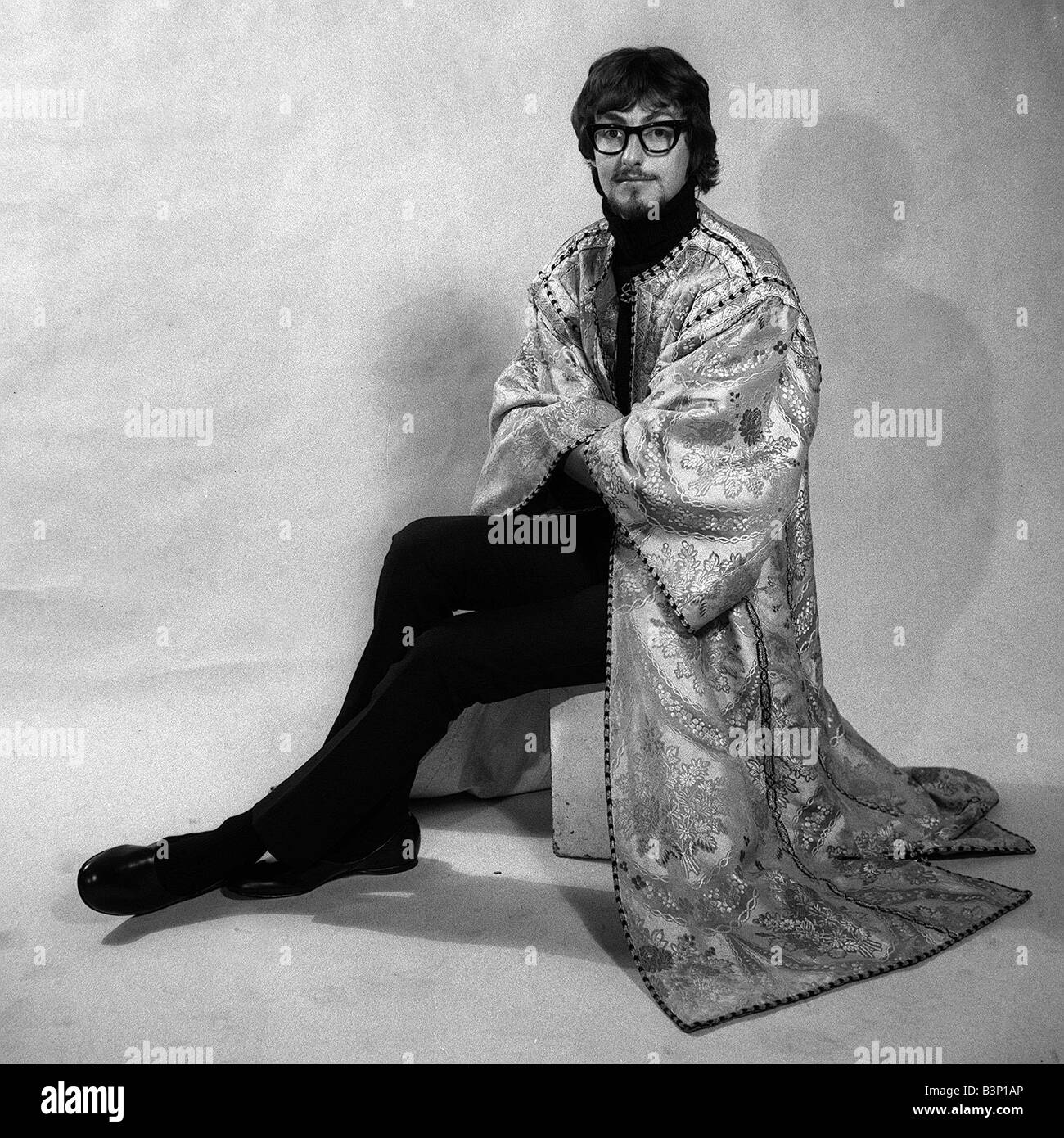 Chinese jackets Black and White Stock Photos & Images - Alamy