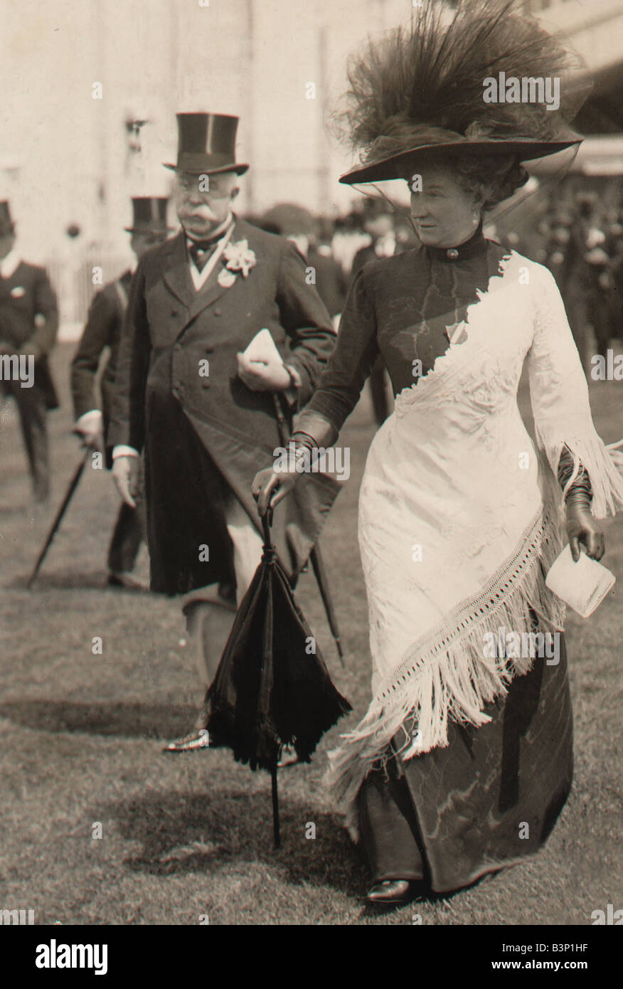 1910s Fashion Men And Women