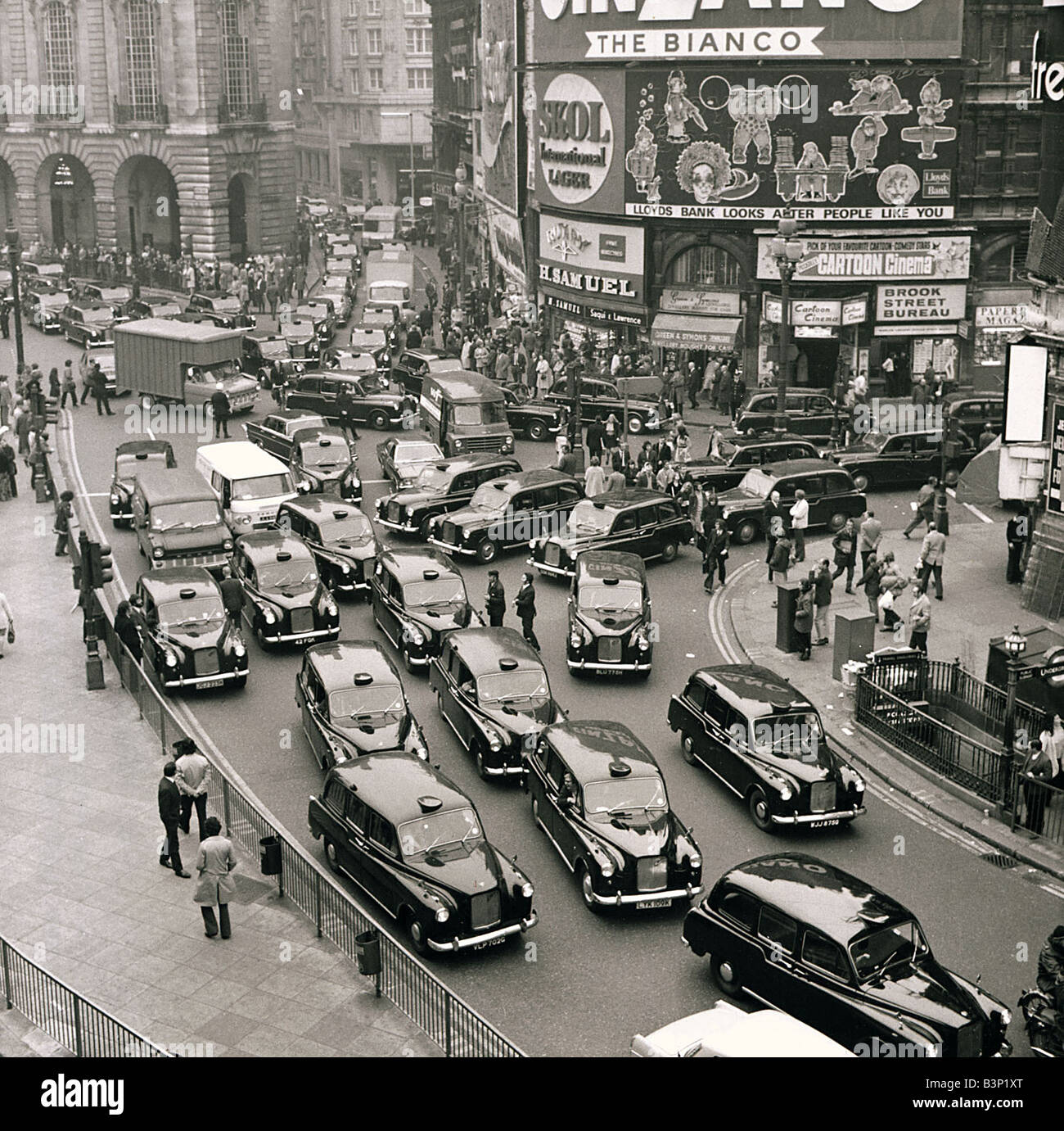 1970 s Demonstrations Protests November 1972 Black Cab Taxis parade in ...