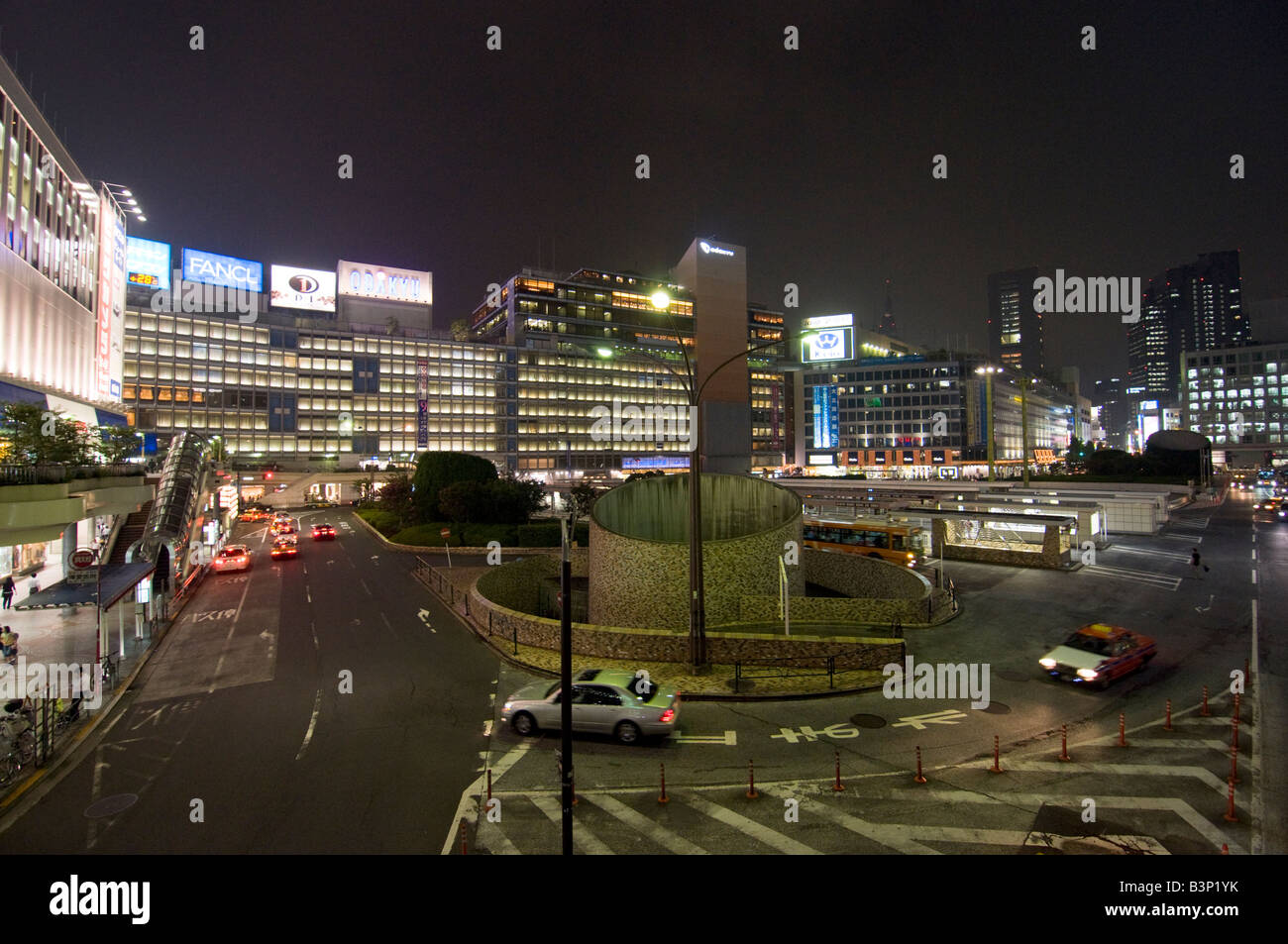 Bus terminal hi-res stock photography and images - Alamy