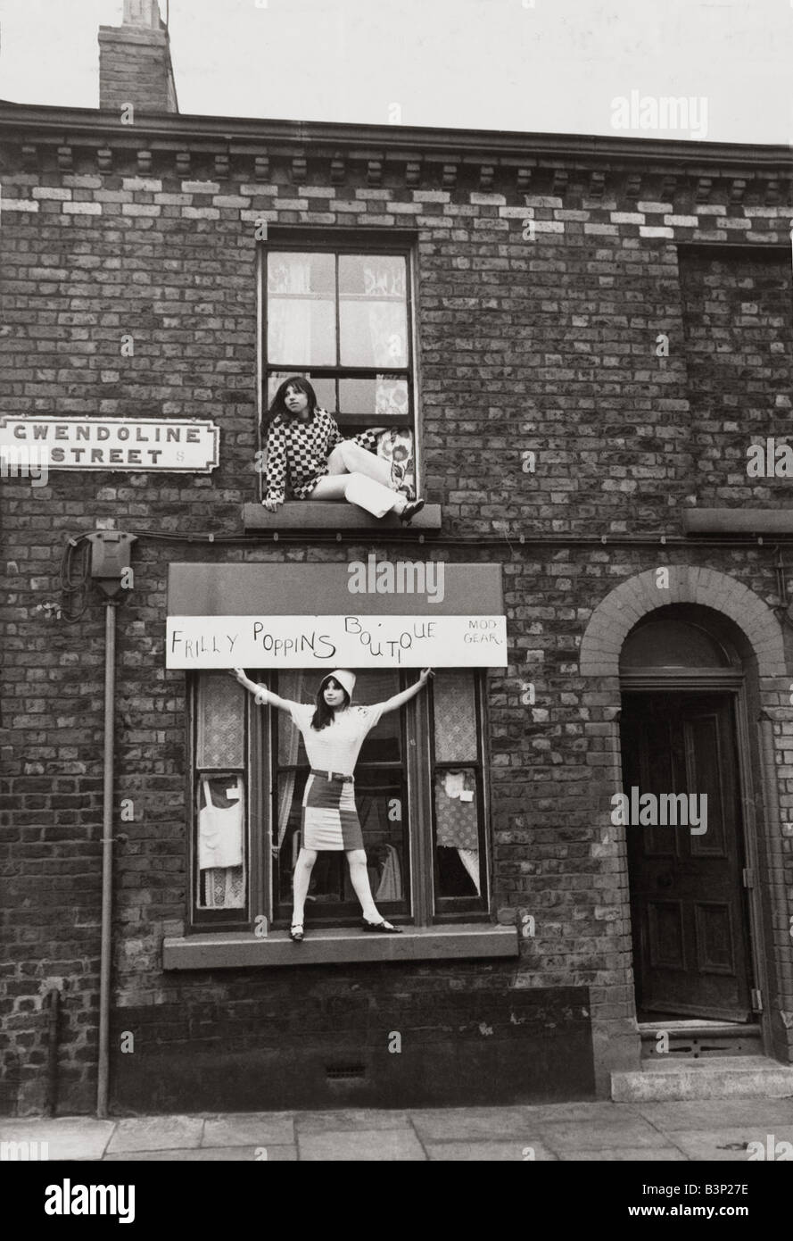 Liverpool terrace streets hi-res stock photography and images - Alamy