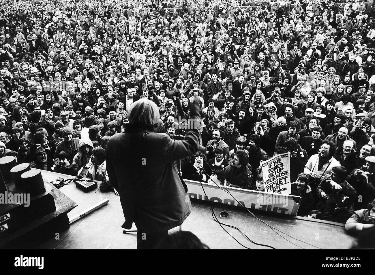 Michael Foot Labour leader addressing the 40 000 strong crowd at Queen ...