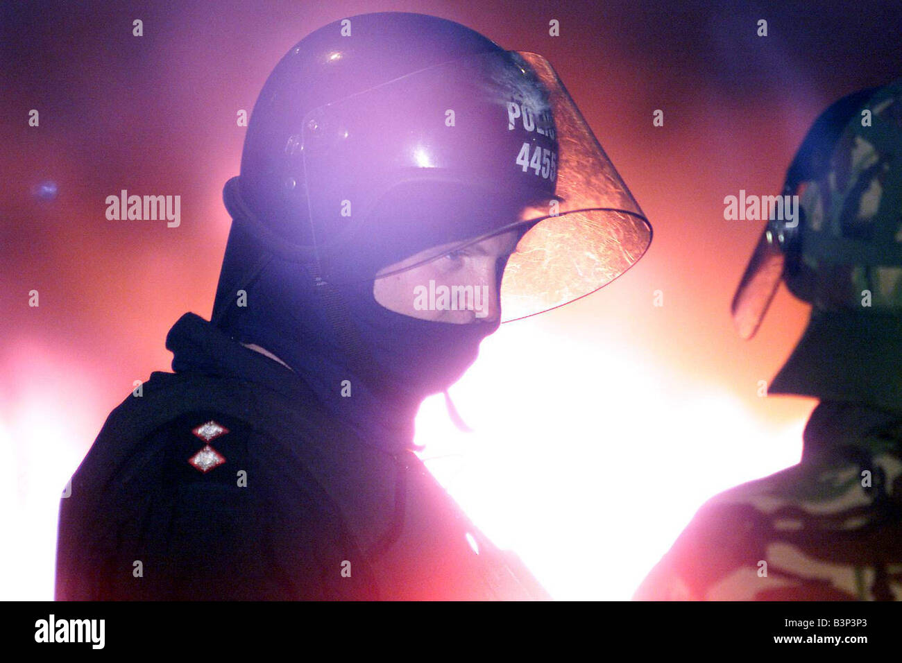 Ulster Riot In North Belfast Sept 2001 Soldiers and police came under ...