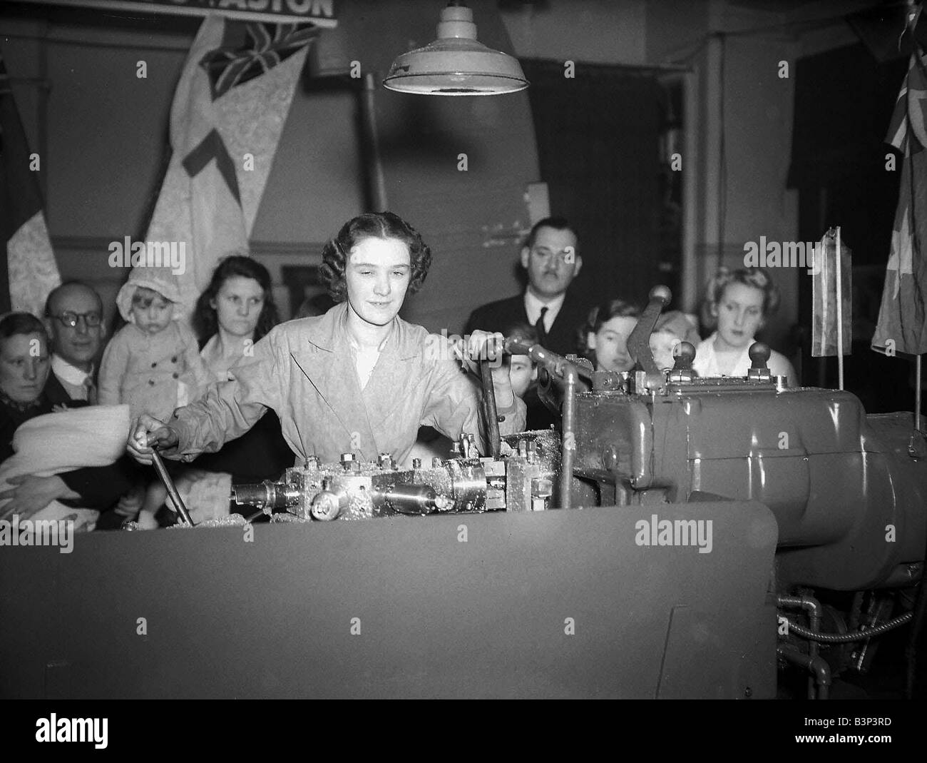 World war two war effort ww2 women working employment occupations hi ...