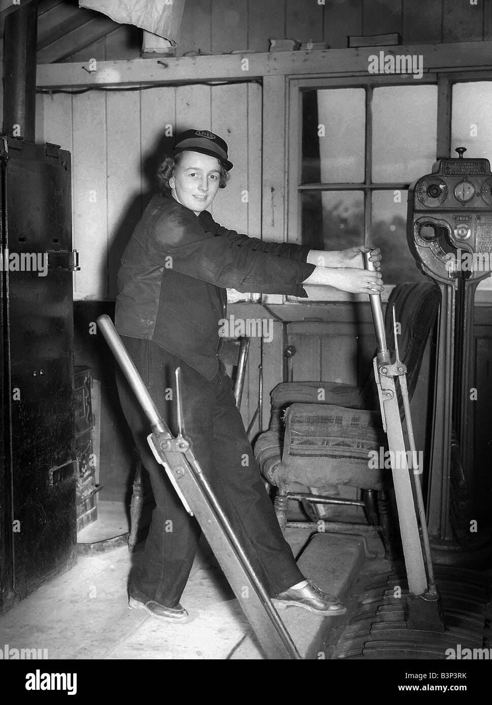 Audrey Hallam woman signal worker on the railways 1941 women doing mens ...