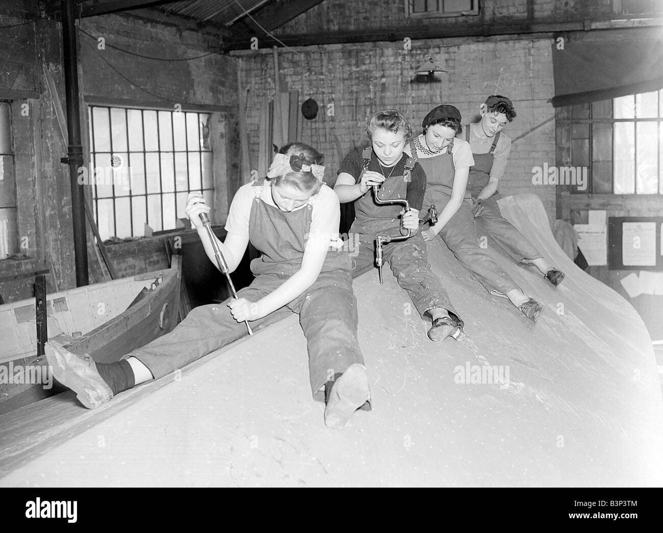 World war two war effort ww2 women working employment occupations hi ...