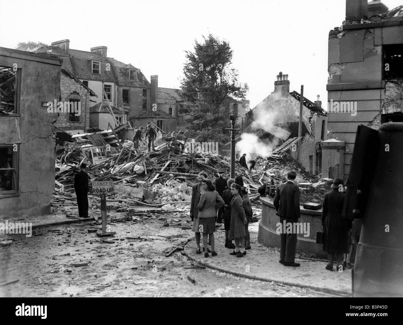 WW2 Air Raid Damage August 1943 Bomb damage on south coast People ...