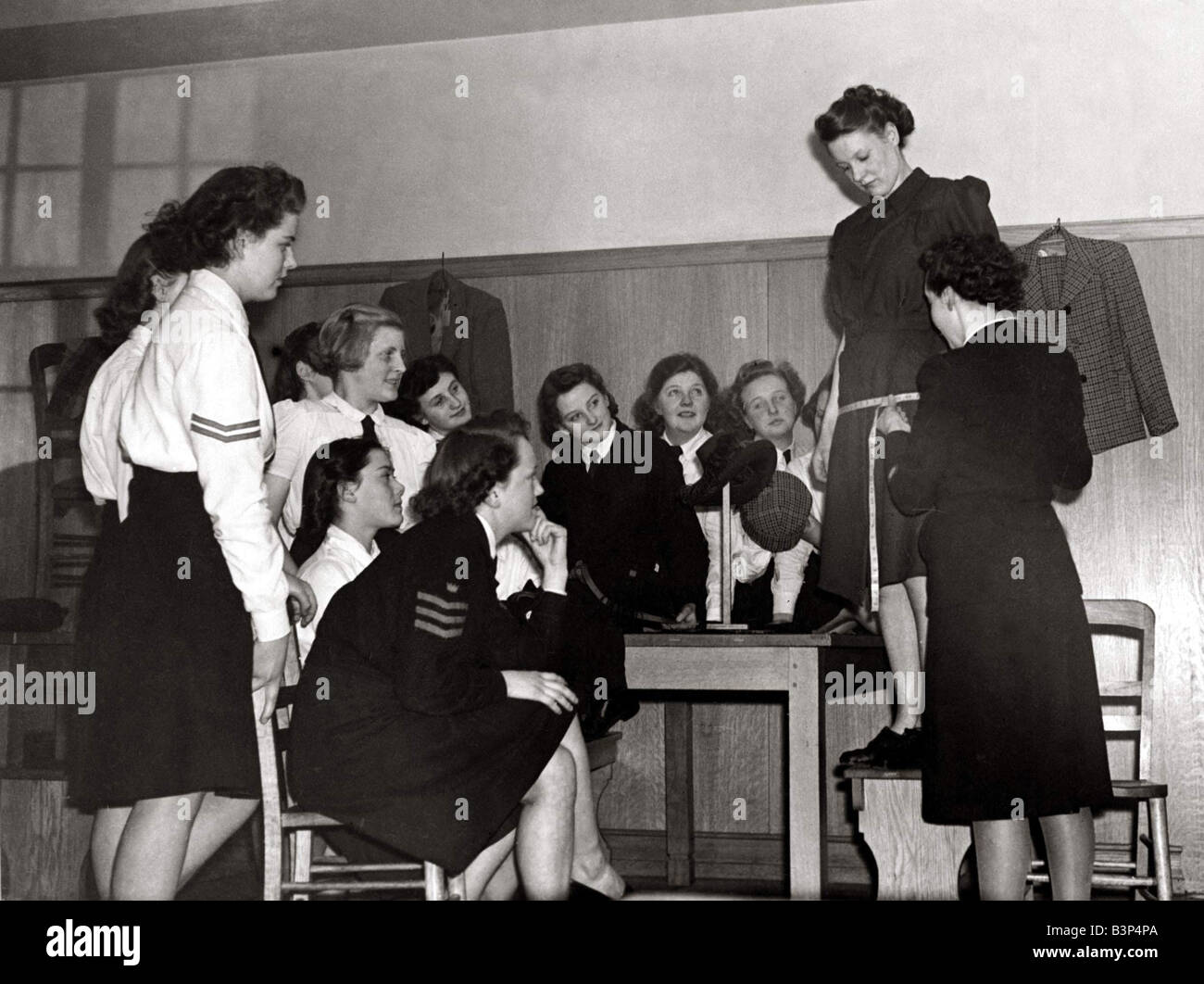 World war two war effort ww2 women working employment occupations hi ...