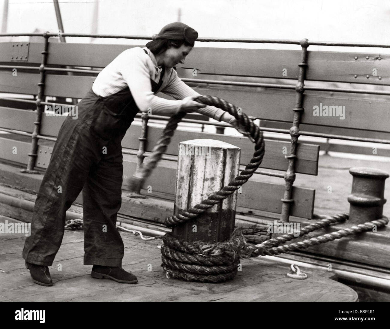 World war two war effort ww2 women working employment occupations hi ...