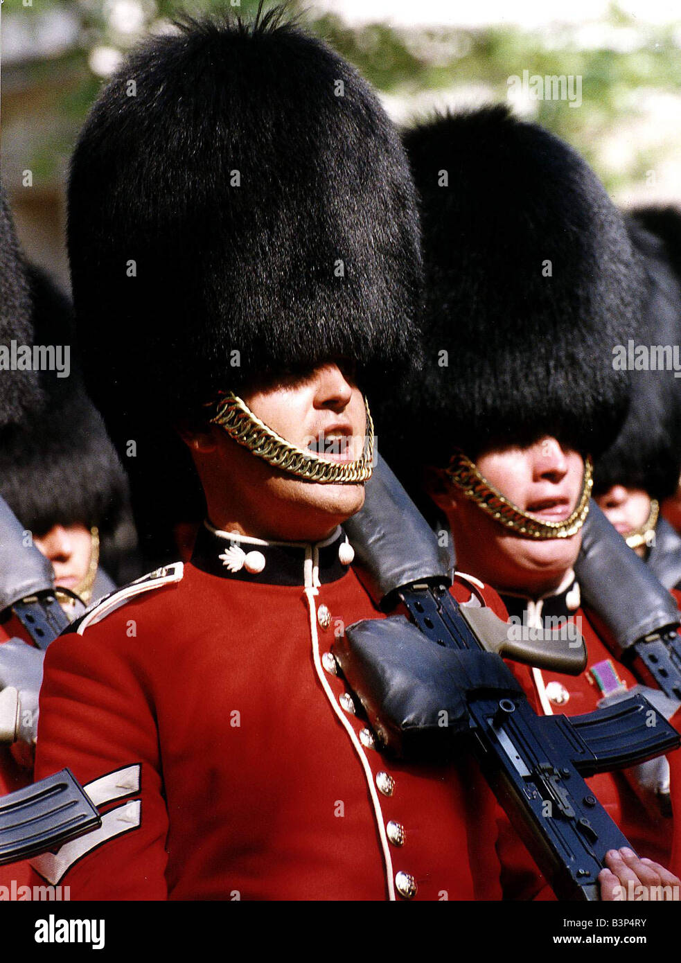Army Regiments Grenadier Guardsmen return back to barracks after ...