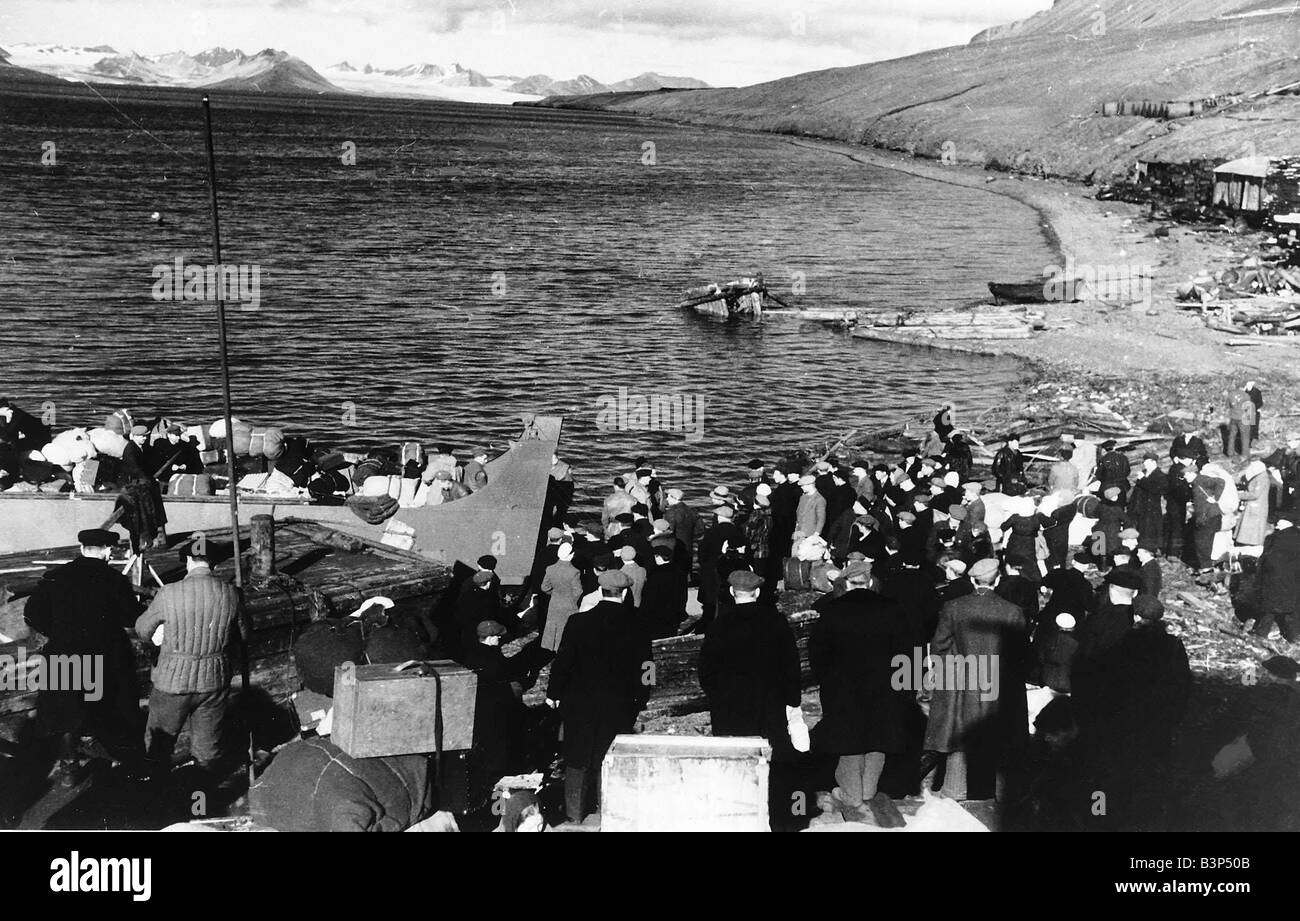 WW2 Norwegian refugees September 1941 Norwegians embarking from ...