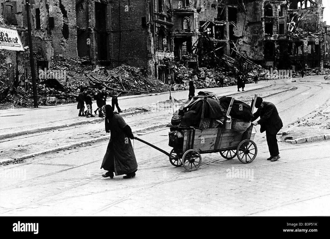 Blitzed buildings hi-res stock photography and images - Alamy