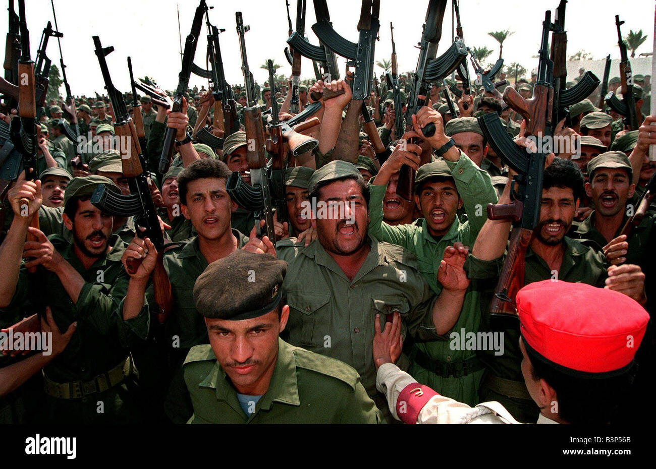 Crowd of soldiers hi-res stock photography and images - Alamy