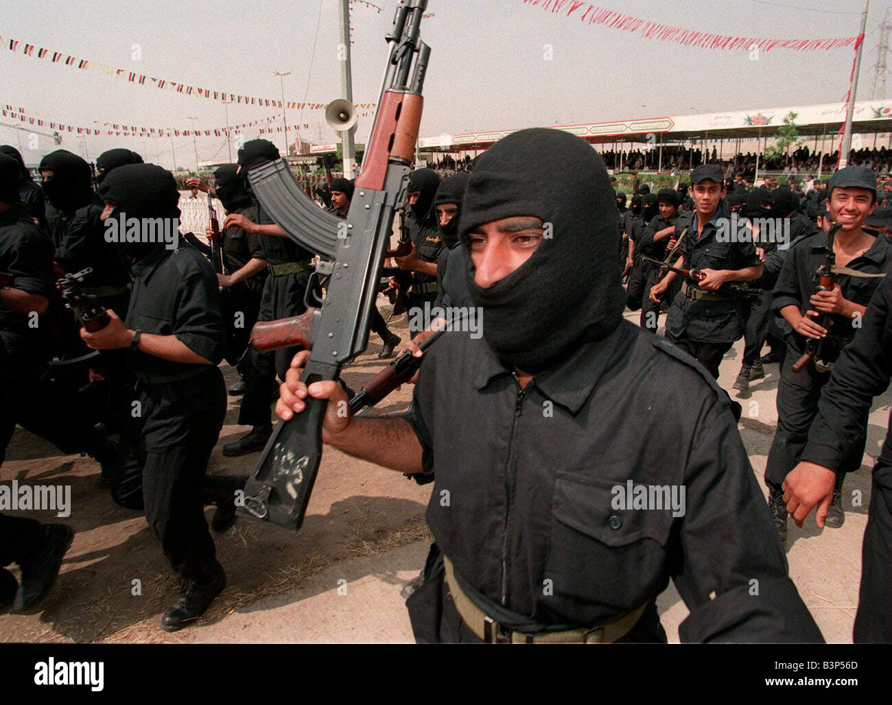 Black men wearing masks hi-res stock photography and images - Alamy