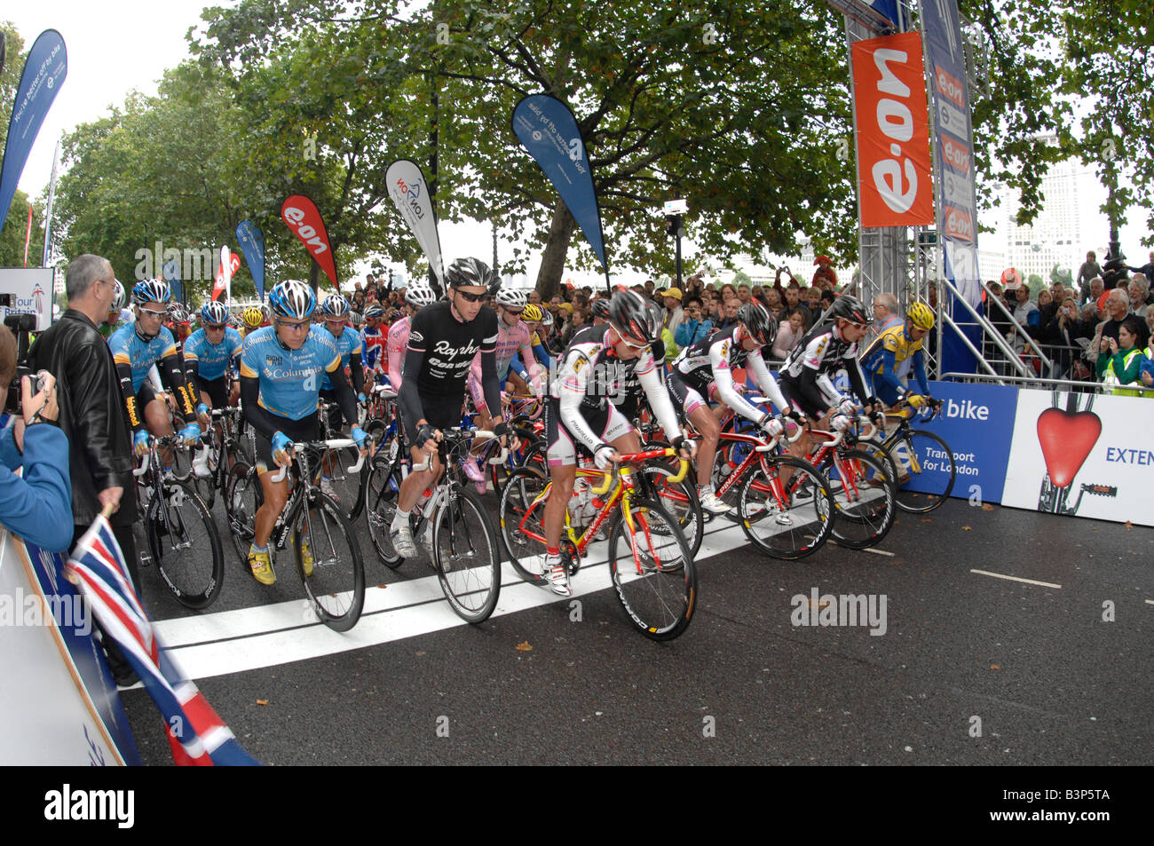 Cycling road race start line hi-res stock photography and images - Alamy