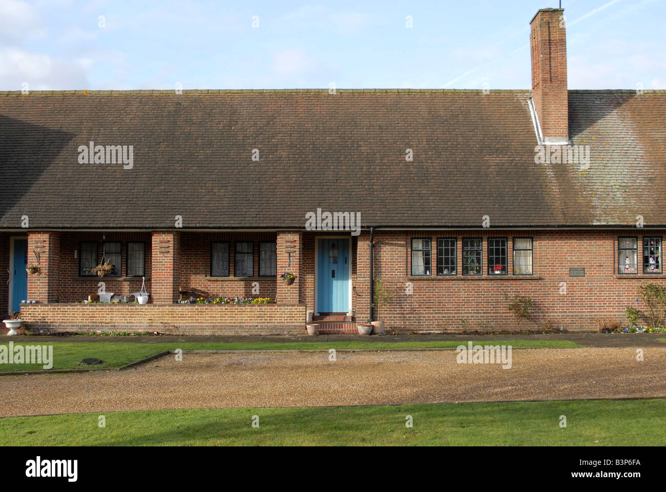 A picturesque english countryside farm house Stock Photo - Alamy