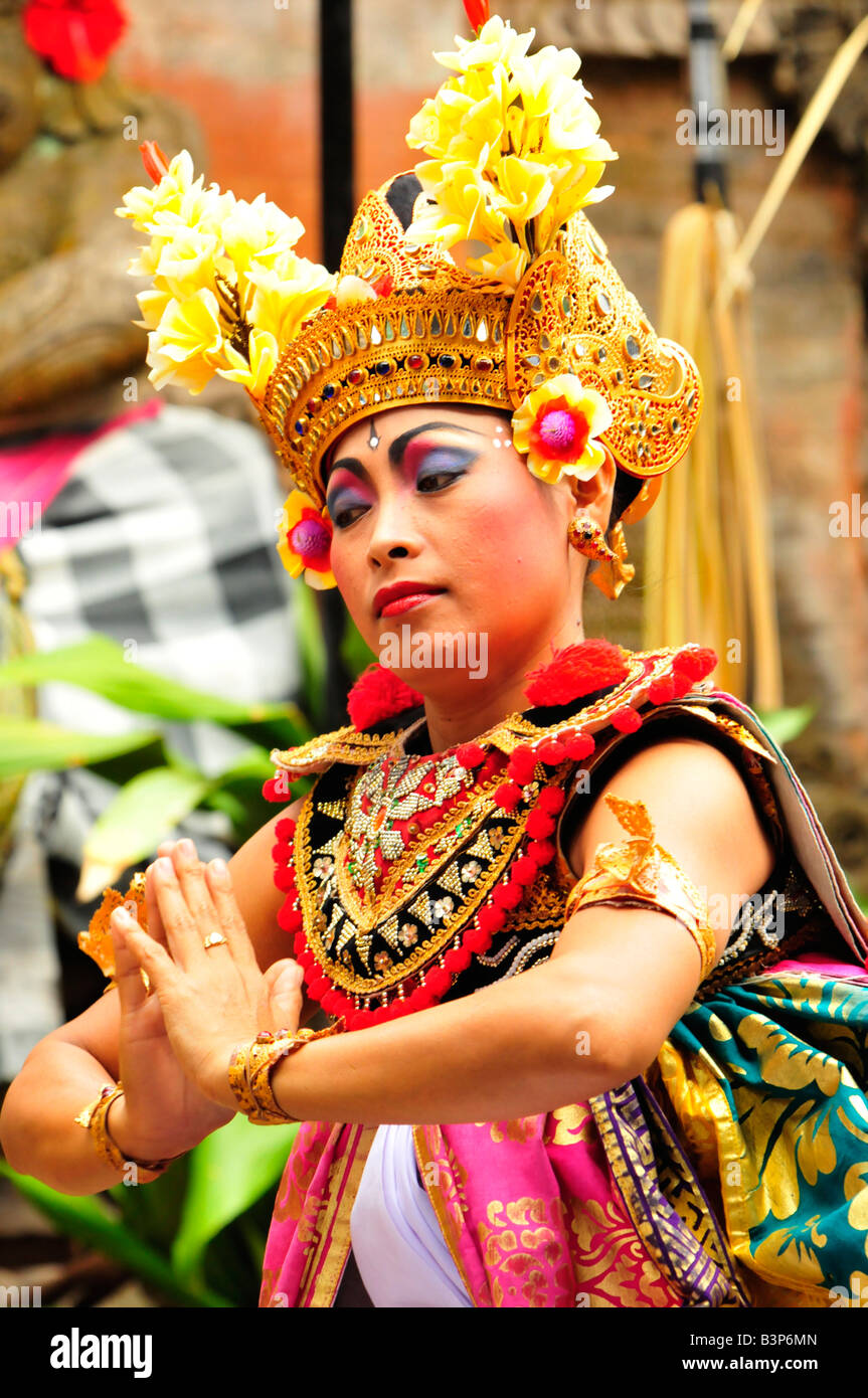 barong dancer, barong dance , batubulan , island of bali , indonesia ...