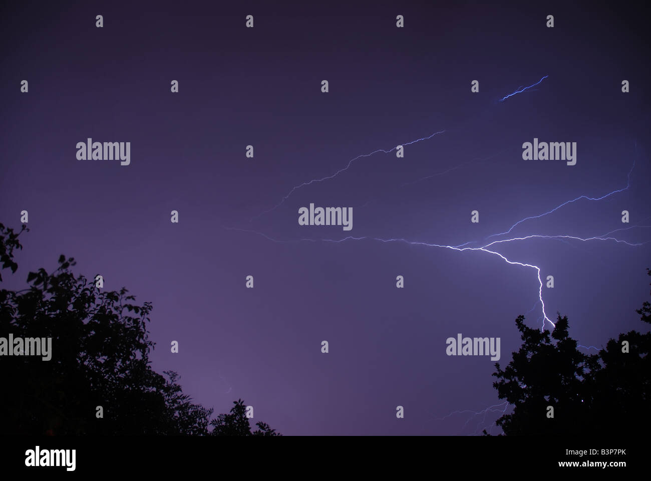 Night time lightning hi-res stock photography and images - Alamy