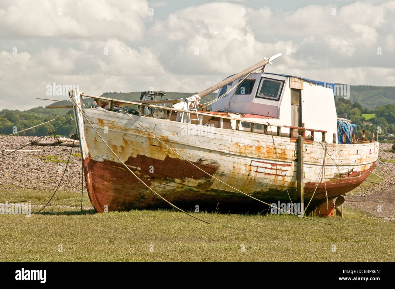 Old Fishing Boat Stranded on Coastal Marshland At Porlock Weir in ...