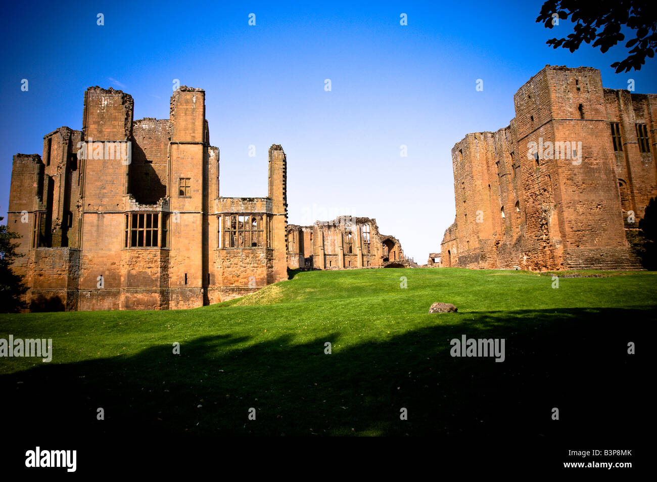 Kenilworth castle hi-res stock photography and images - Alamy