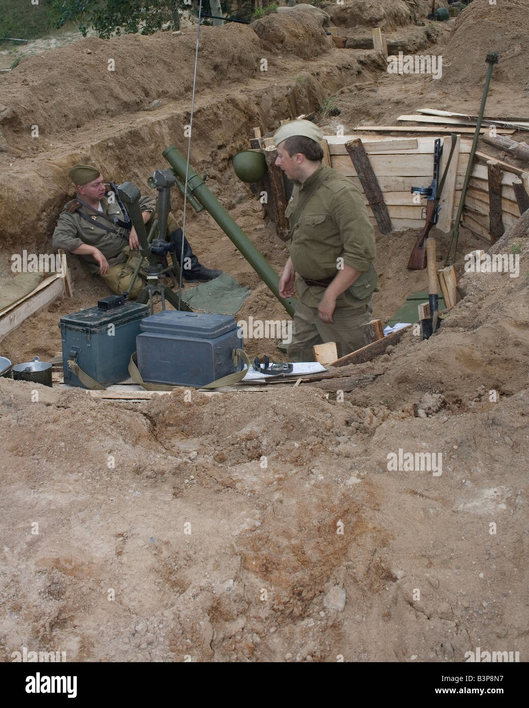 World war 2 trench hi-res stock photography and images - Alamy