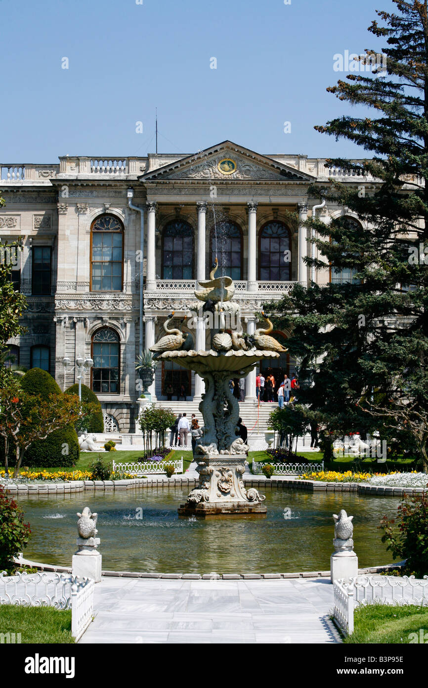 Dolmabahçe palace hi-res stock photography and images - Alamy