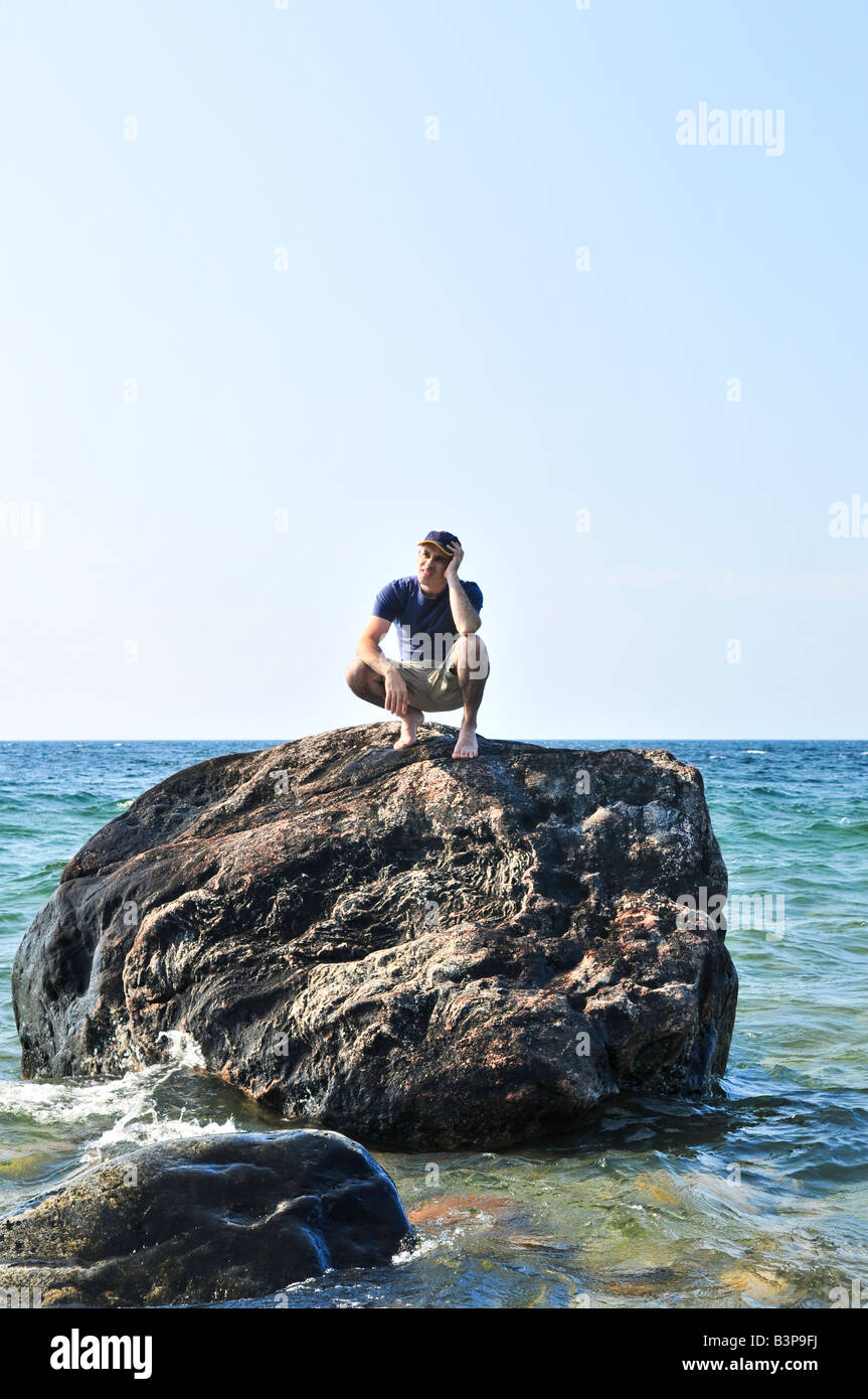 Person stranded deserted island hi-res stock photography and images - Alamy