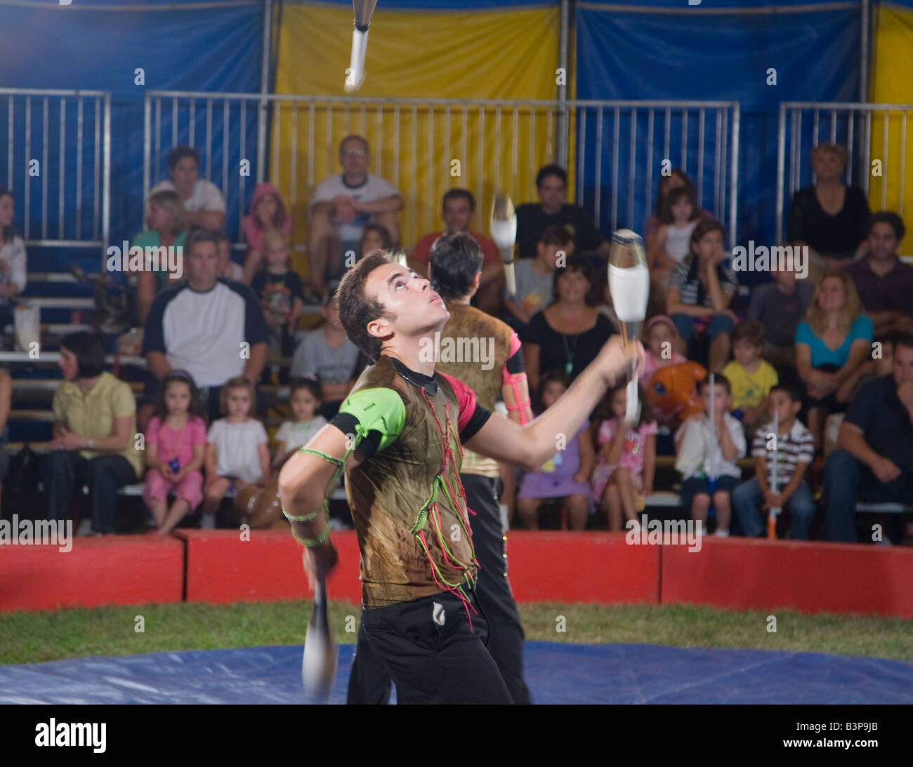Jugglers at a circus Stock Photo - Alamy