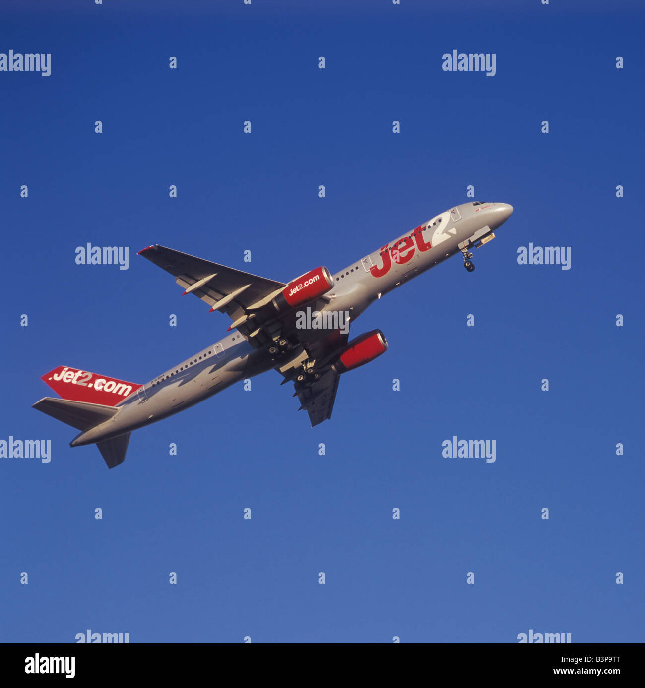 Jet2 aircraft hi-res stock photography and images - Alamy