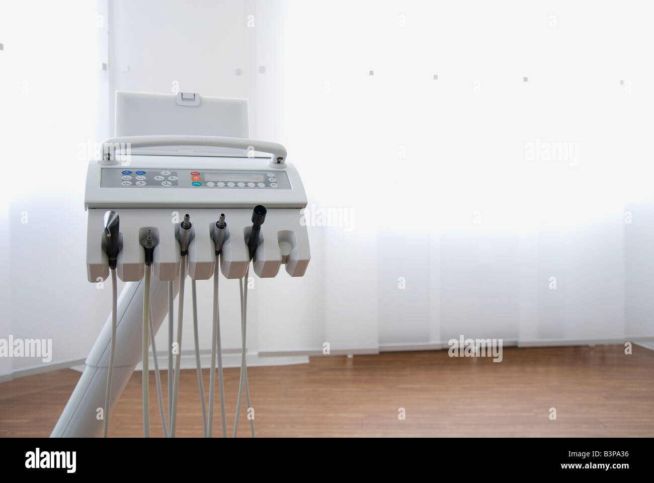 Photos of surgical instruments hi-res stock photography and images - Alamy