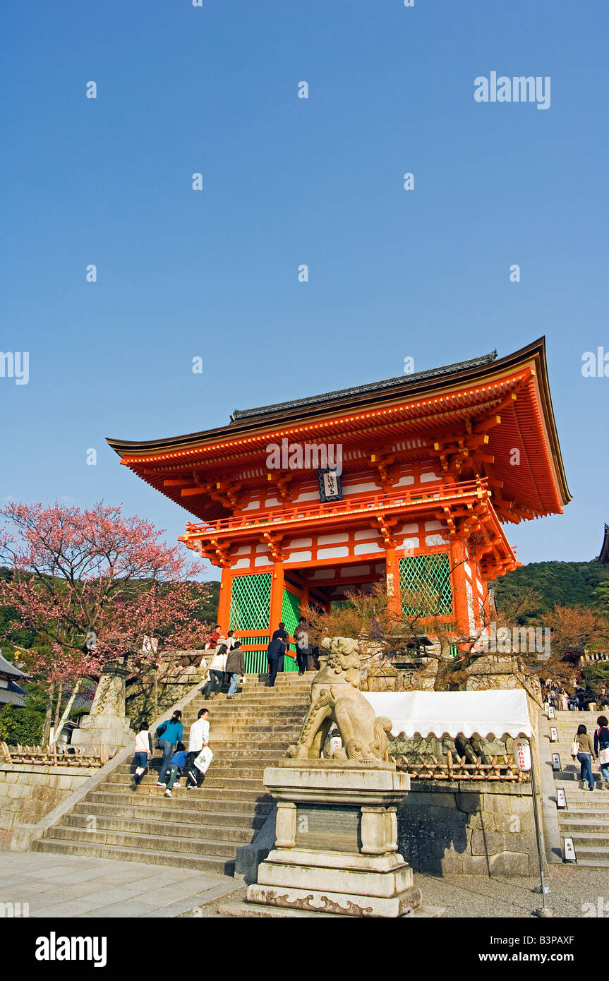 Japan, Kyoto, Kiyomizudera temple red temple gate Stock Photo - Alamy