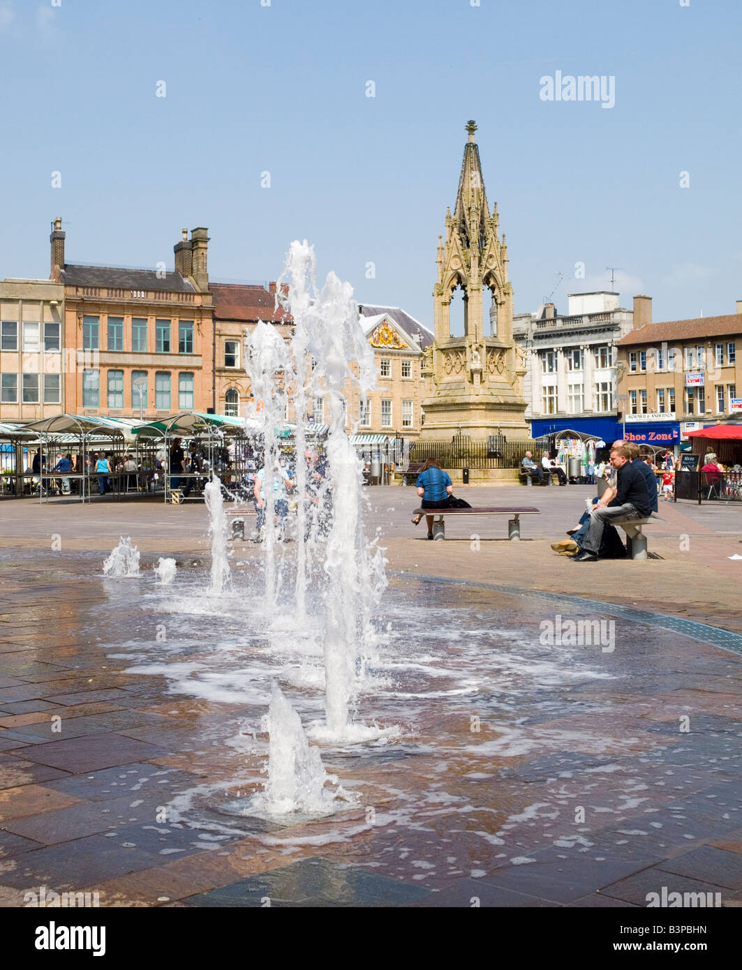 The Bentinck Memorial and fountains in the Market Place, Mansfield ...