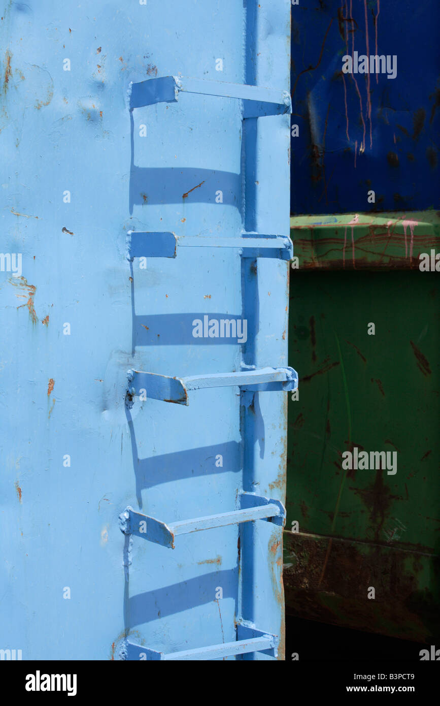 Blue metal container hi-res stock photography and images - Alamy