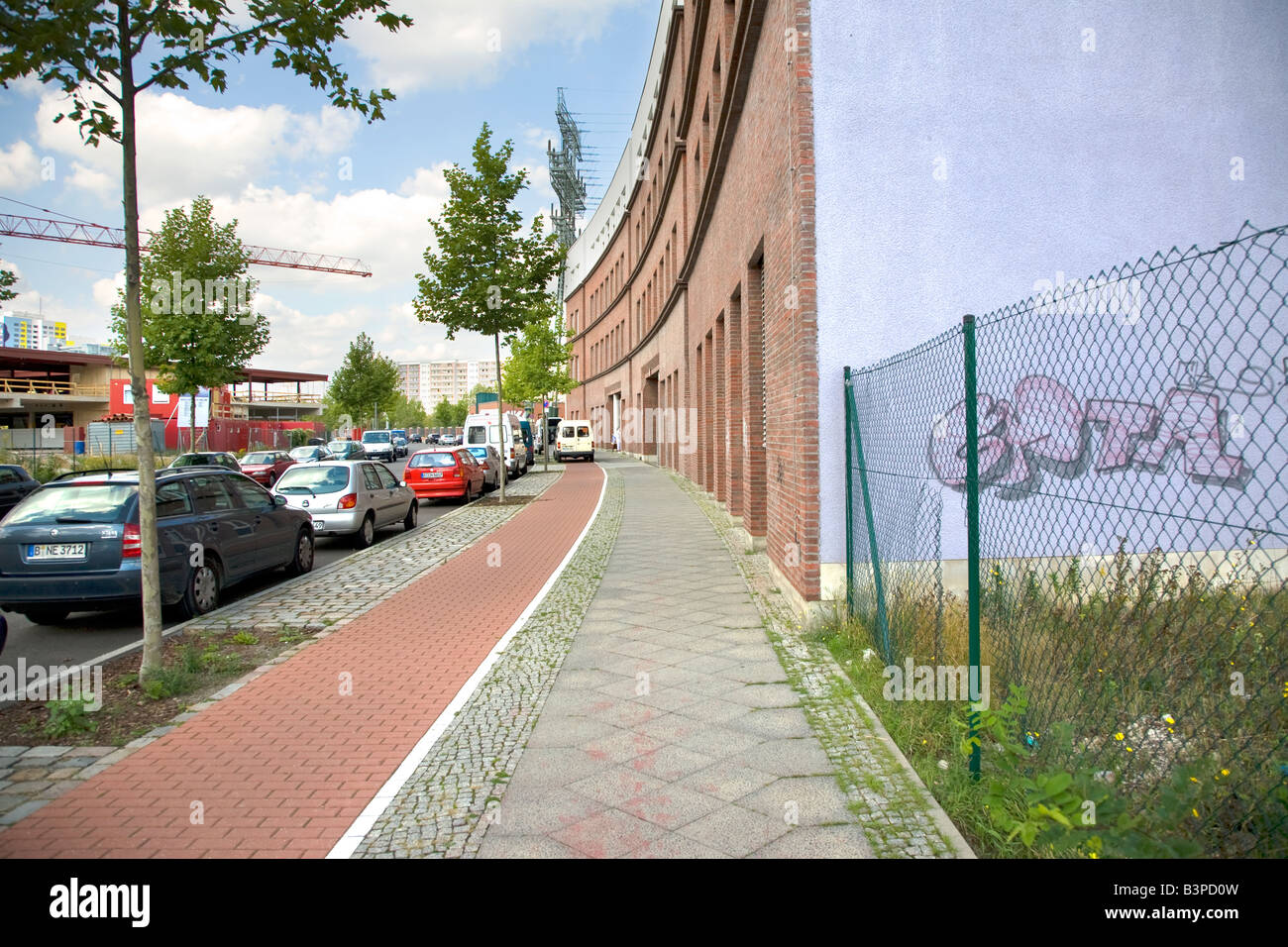 a curved building Stock Photo - Alamy