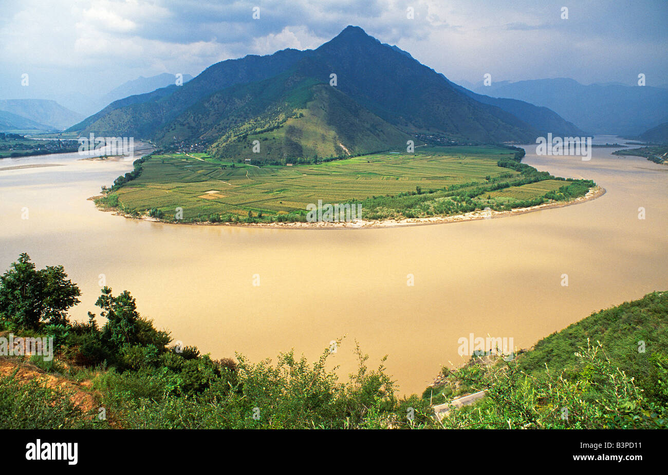 China, Lijiang, Shigu. Famed for being the location of the 'First ...