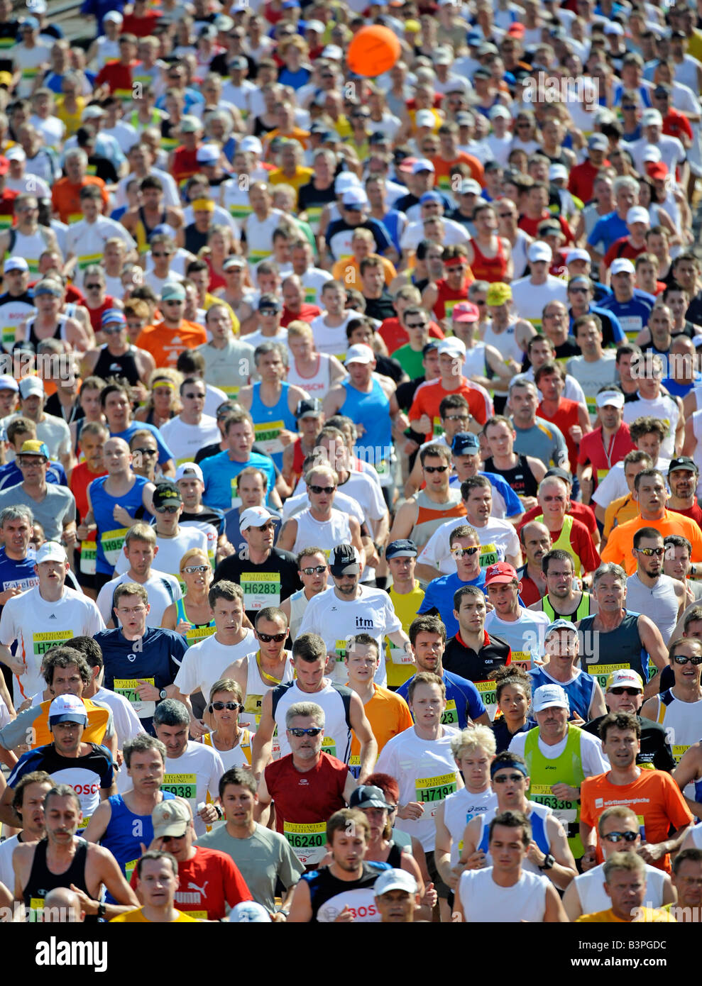 Marathon start from above hi-res stock photography and images - Alamy