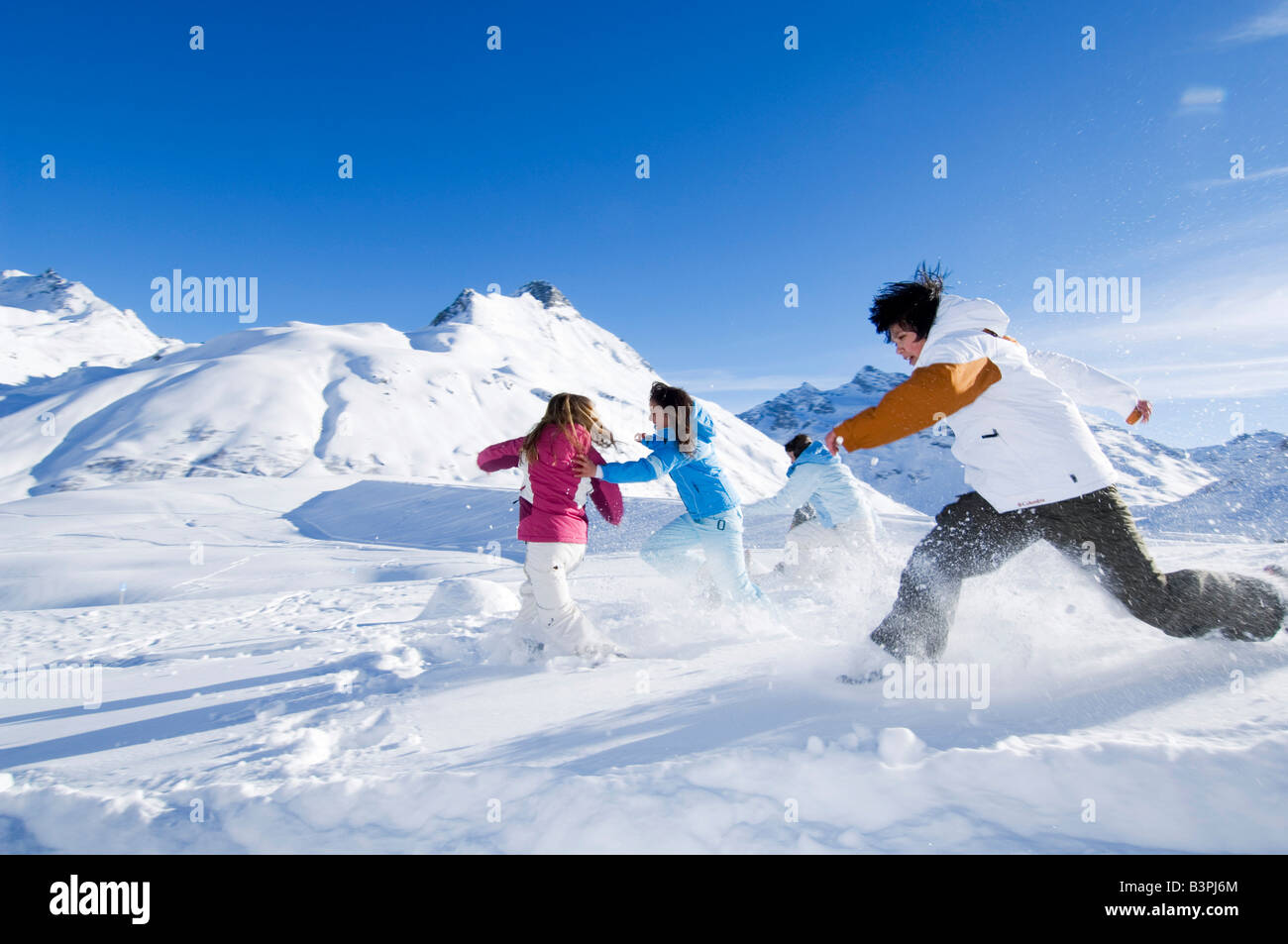 Children at snowball fight hi-res stock photography and images - Alamy