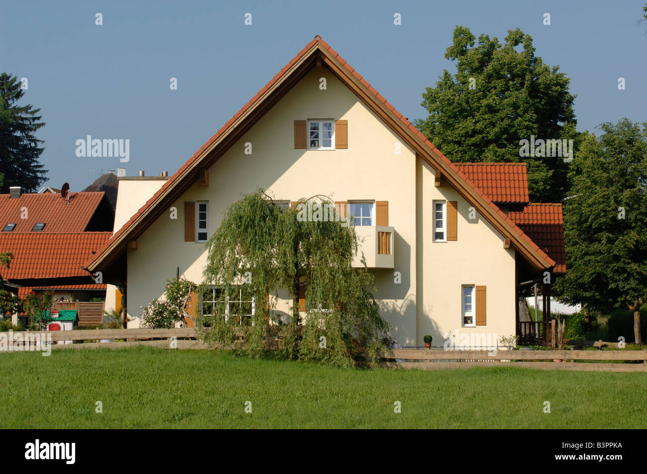 Detached family house hi-res stock photography and images - Alamy