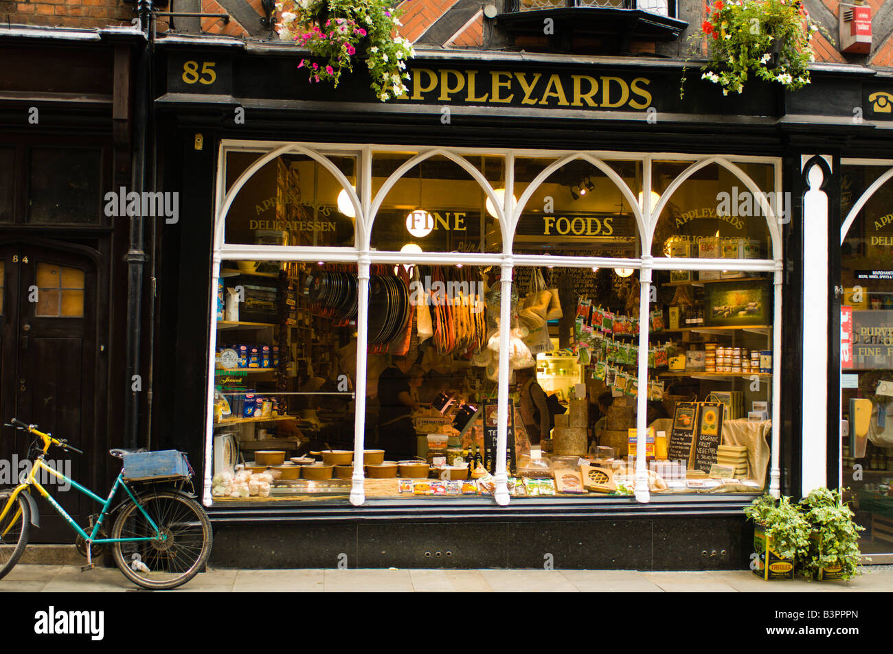 Delicatessen window hi-res stock photography and images - Alamy