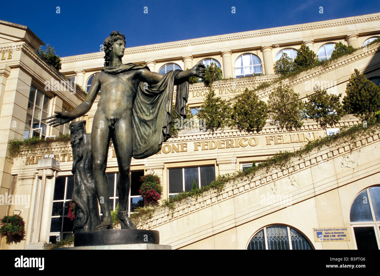 Antigone statue hi-res stock photography and images - Alamy