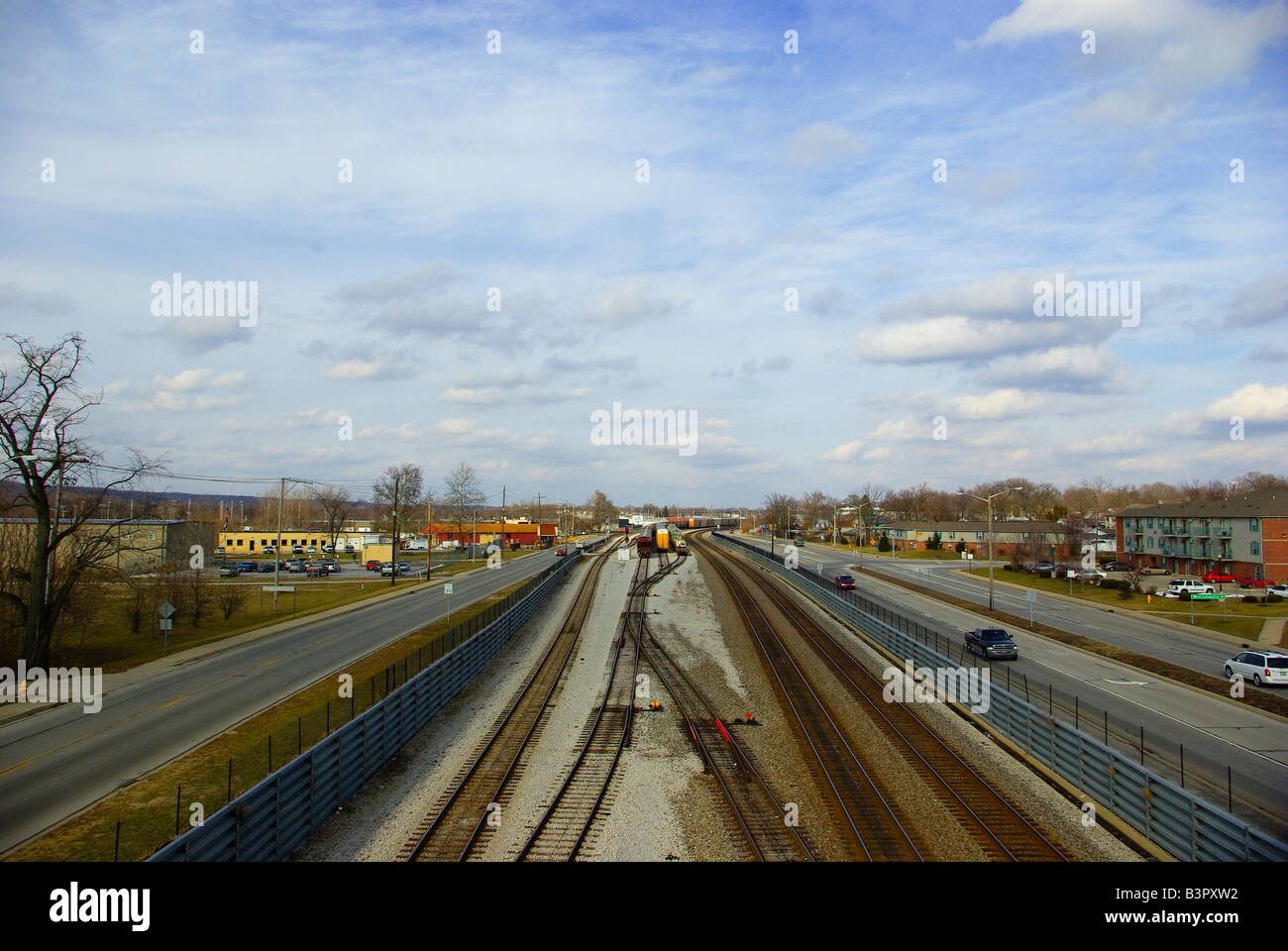Train lines converge and split in this railroad yard Stock Photo - Alamy